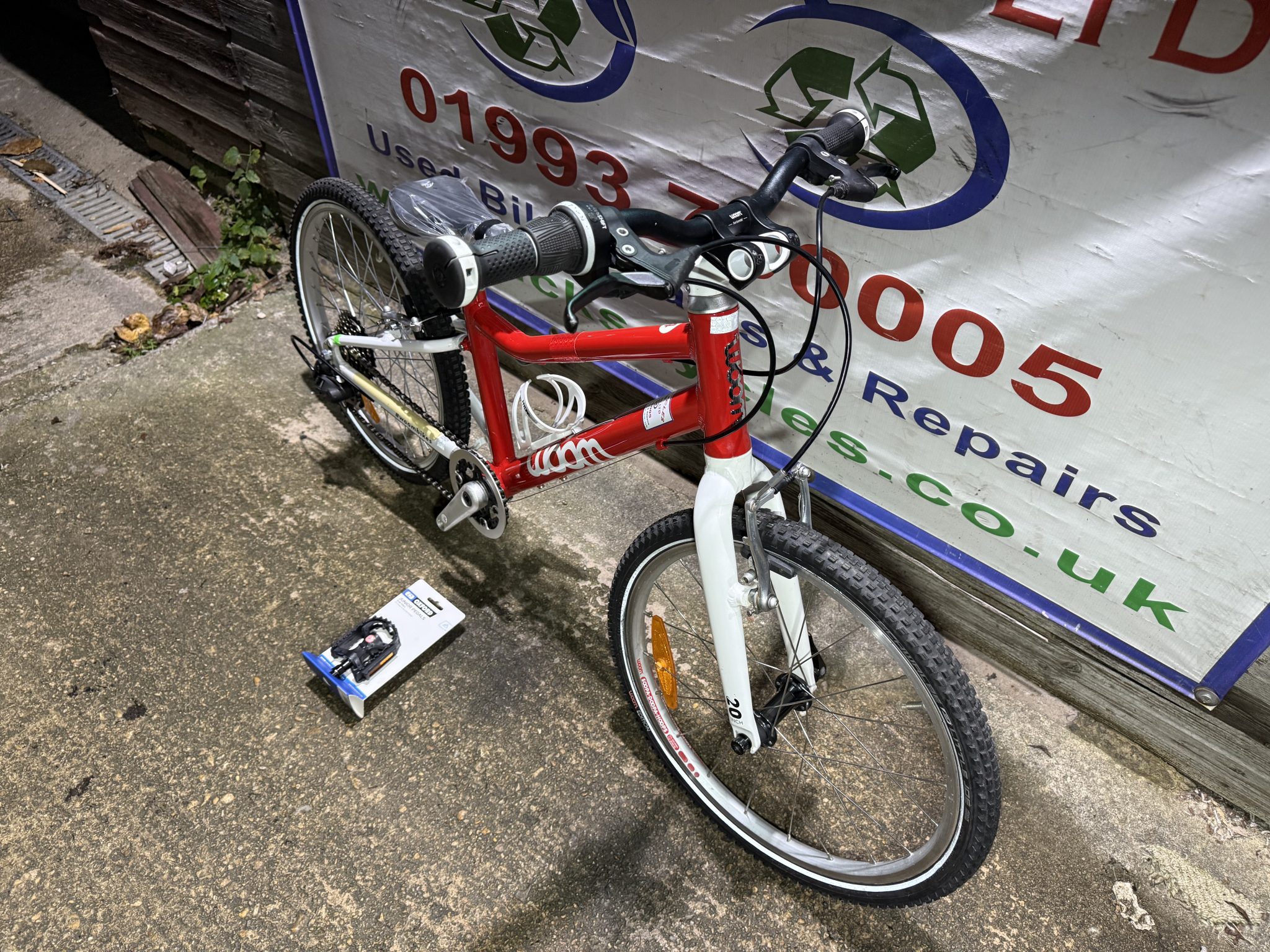 WOOM 4 20” Wheel Kids Bike. Red No1. £325. Refurbished!! Very light weight! – Rick's Cycles