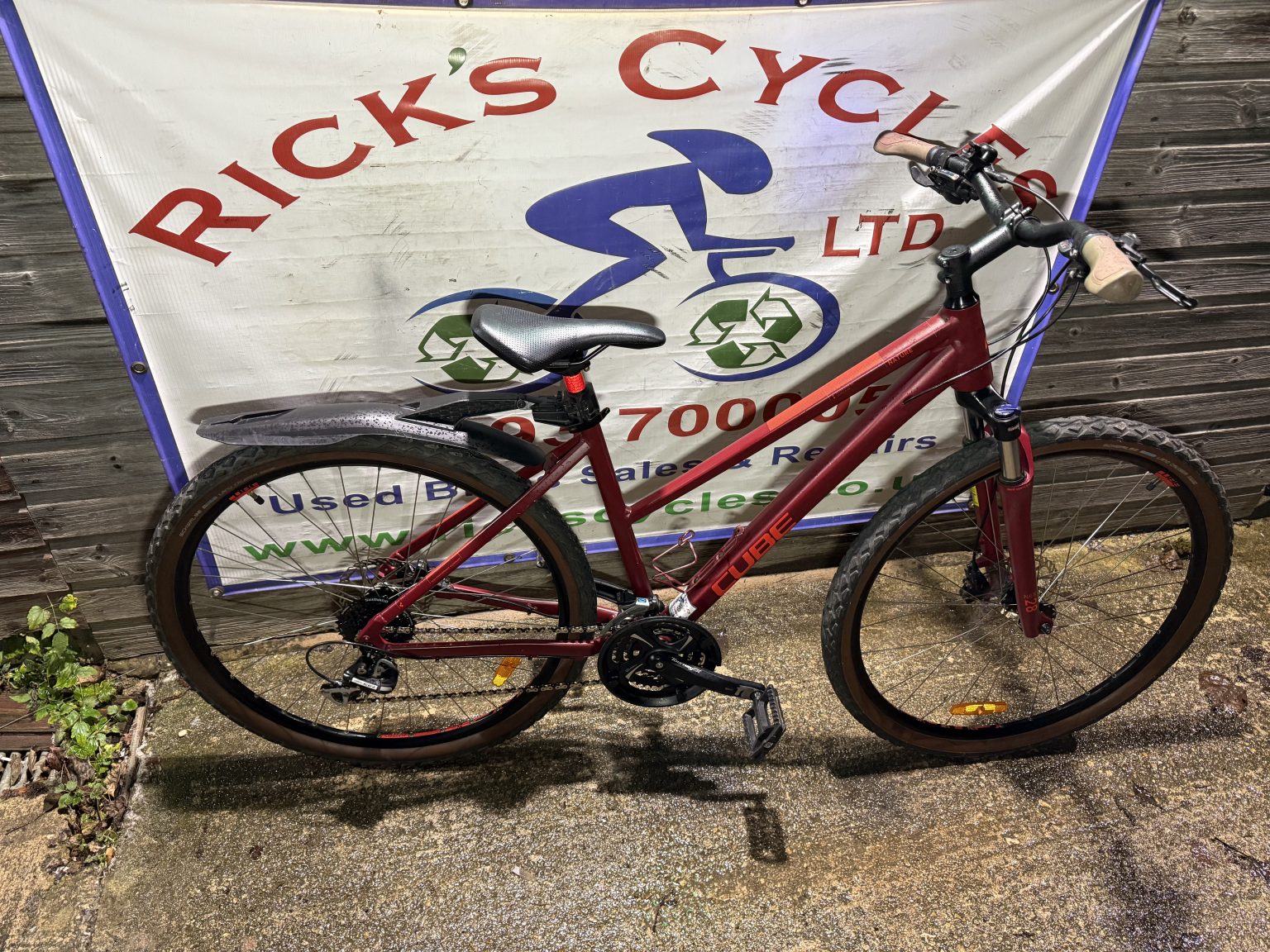 Cube Nature 18” Frame Ladies Hybrid Bike. £325. Lovely Ride – Rick's Cycles