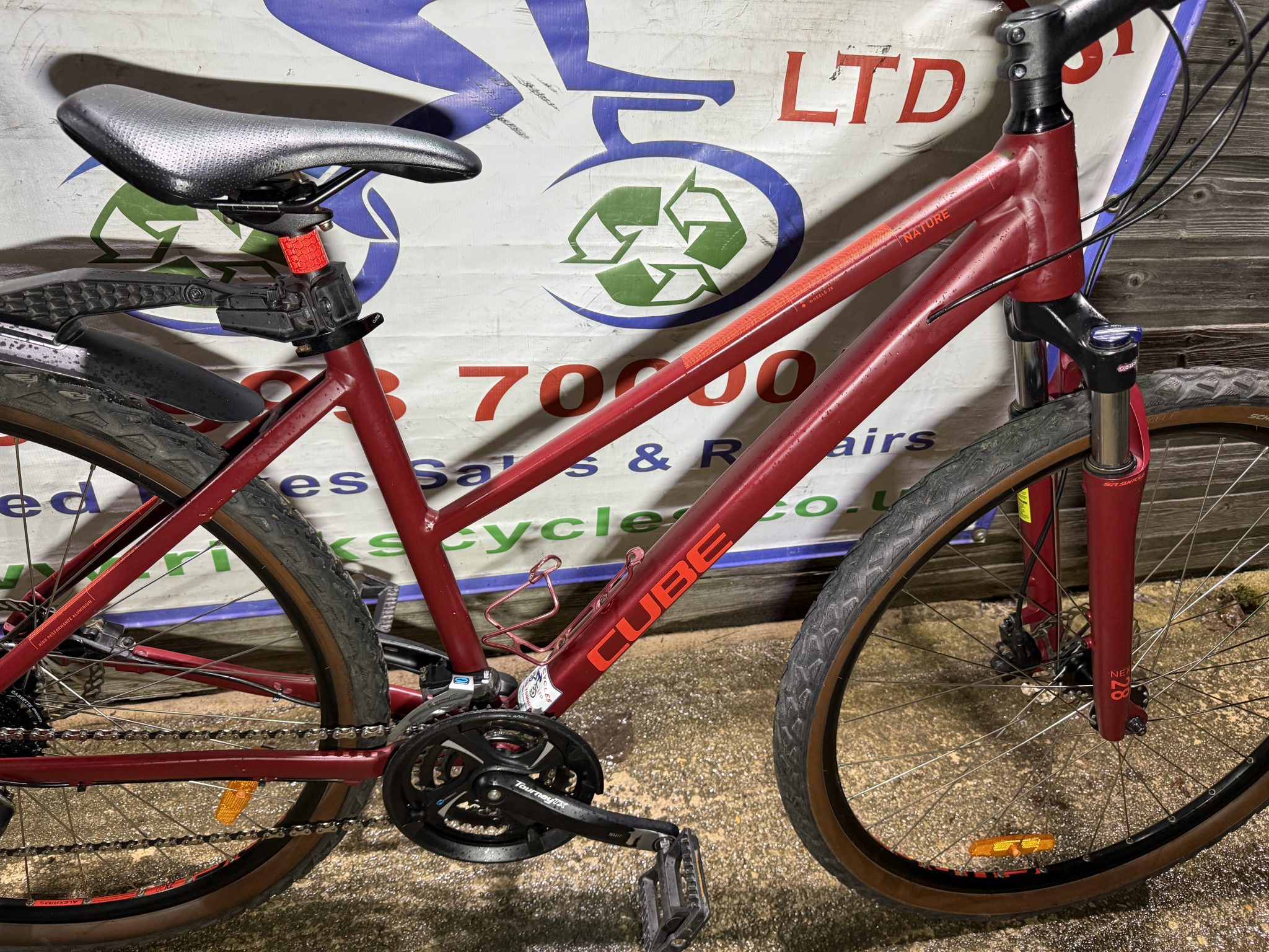 Cube Nature 18” Frame Ladies Hybrid Bike. £325. Lovely Ride – Rick's Cycles