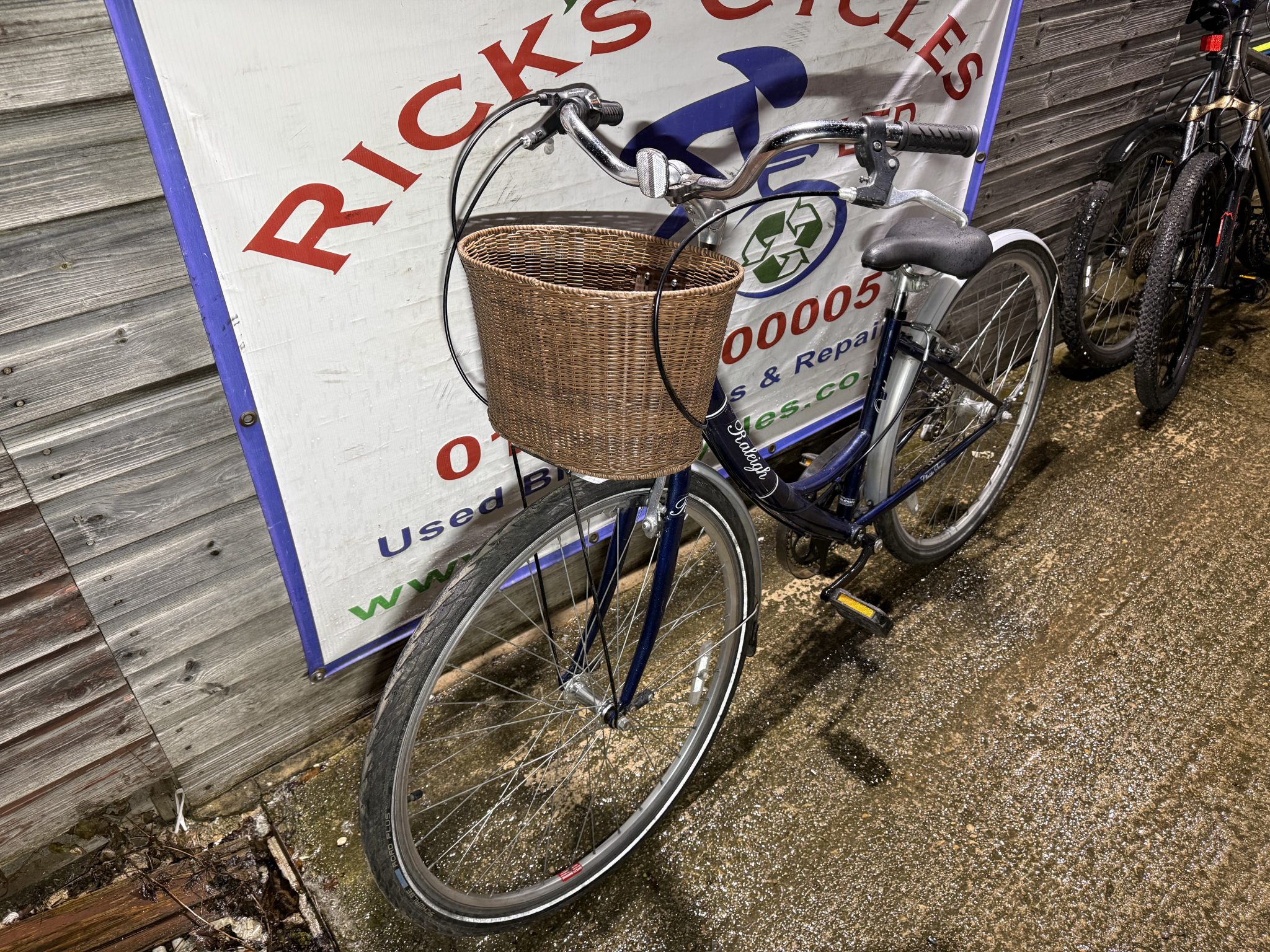 Raleigh Oakland 16” Frame Ladies Town Bike. £125. Serviced. – Rick's Cycles