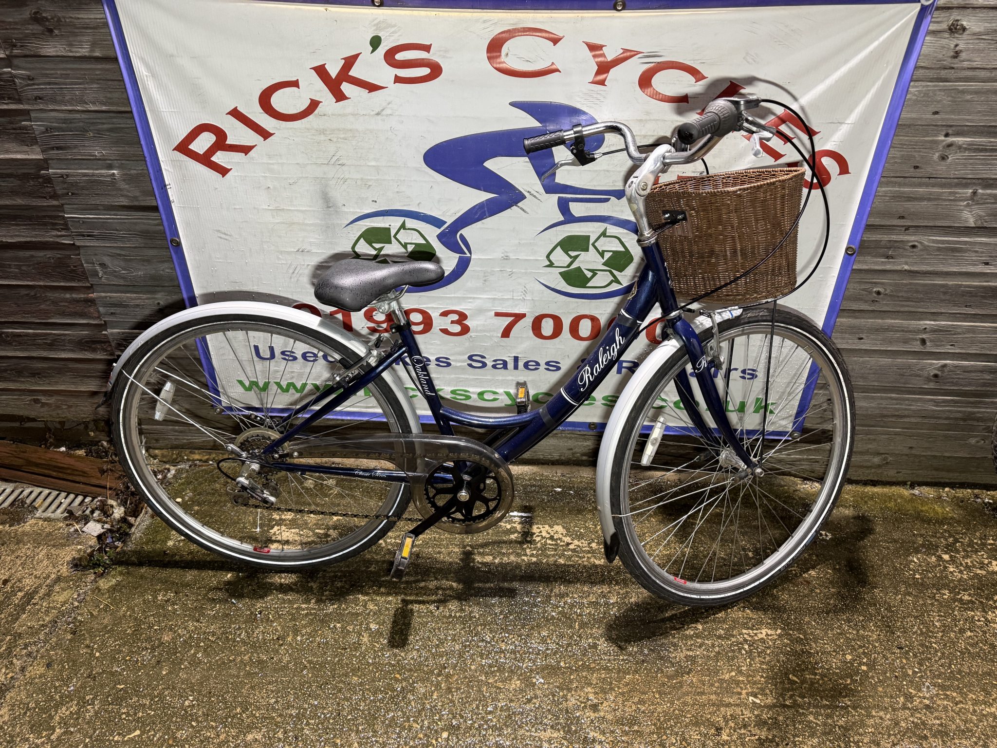 Raleigh Oakland 16” Frame Ladies Town Bike. £125. Serviced. – Rick's Cycles