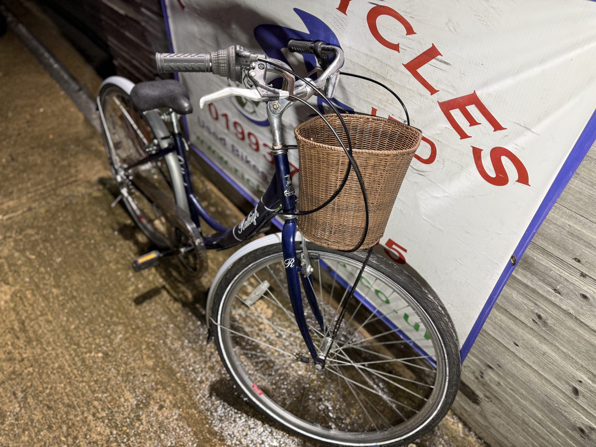 Raleigh Oakland 16” Frame Ladies Town Bike. £125. Serviced. – Rick's Cycles