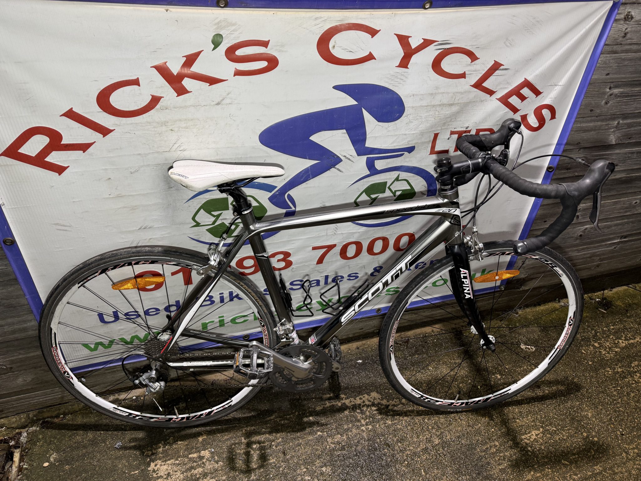 Scott Speedster S20 21.5” Frame Road Bike. £195. Light 7005 alloy ...