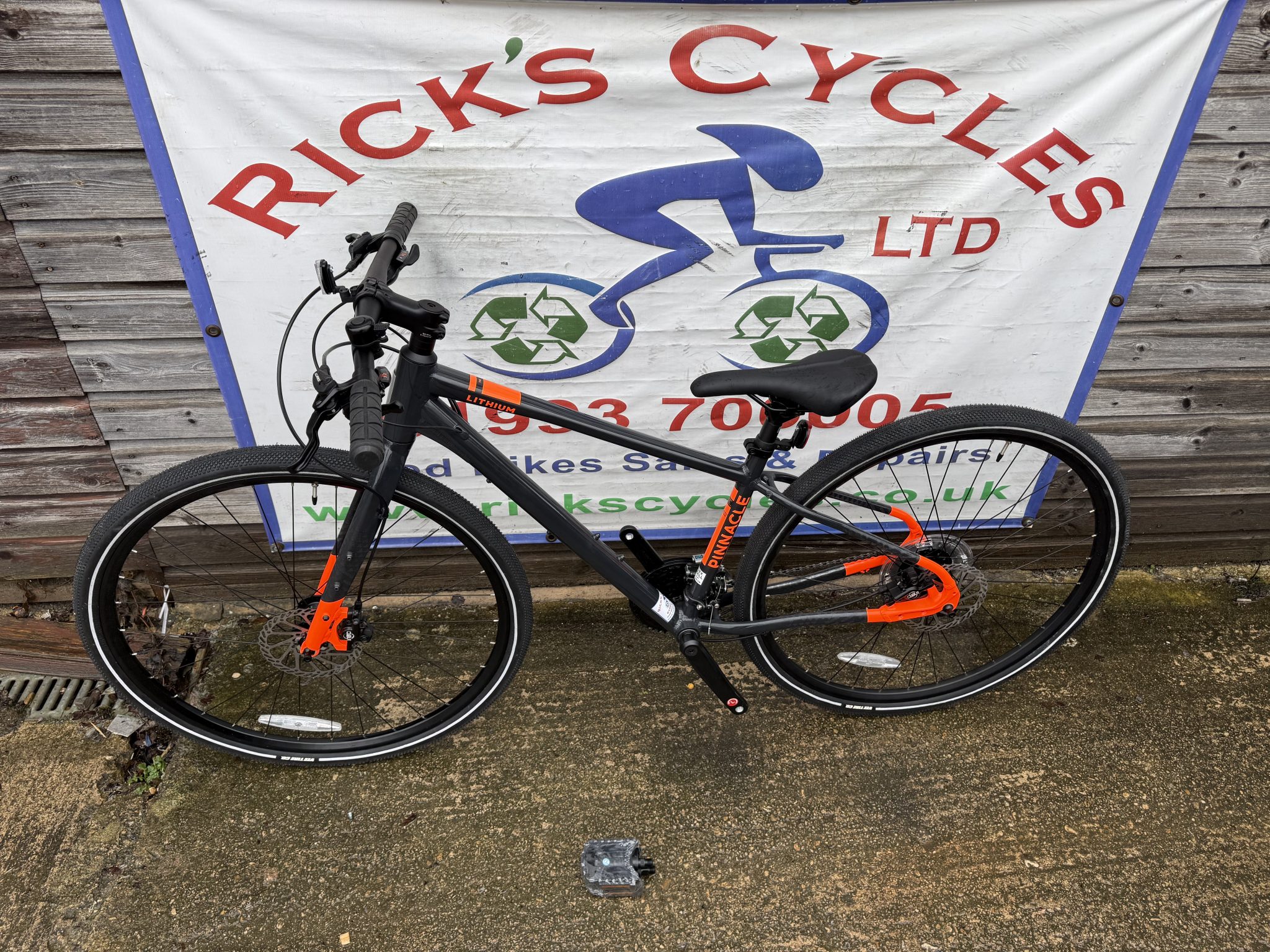 Pinnacle Lithium 15.5” Frame Hybrid Bike Brand new!! £445 – Rick's Cycles